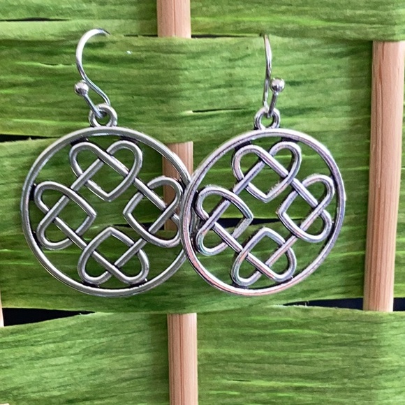 No Label | Jewelry | Elegant Silver Celtic Heart Knot Earrings | Poshmark